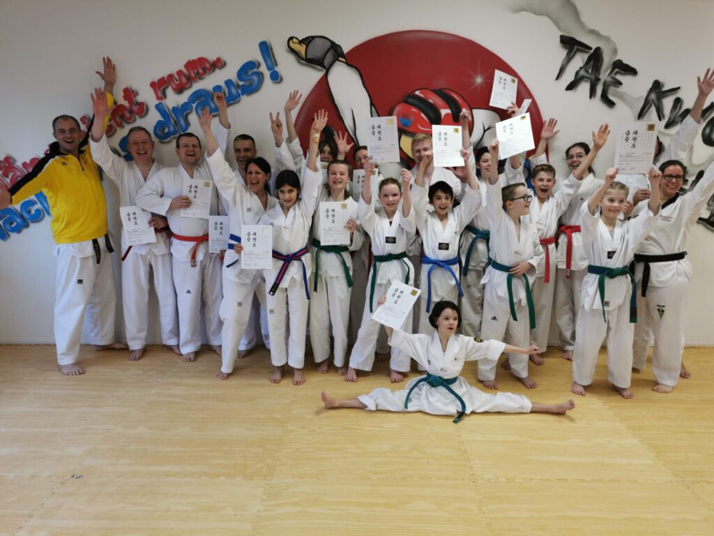 Wieder sehr gute Gürtelprüfungen! – TKD Bergstrasse