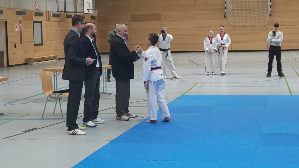 Neuer Schwarzgurt im Verein – TKD Bergstrasse